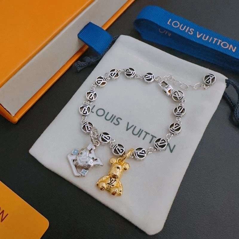 Precise copy Louis Vuitton Bracelets