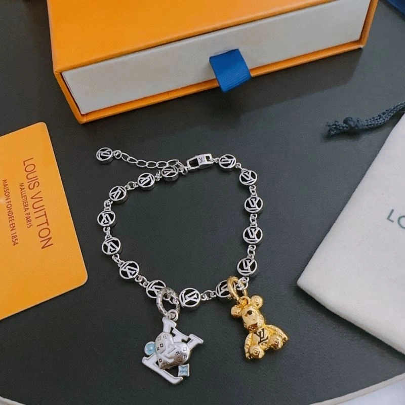 Precise copy Louis Vuitton Bracelets