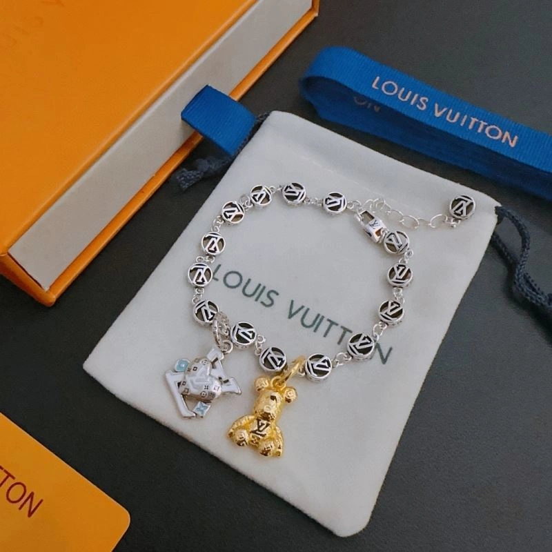 Precise copy Louis Vuitton Bracelets