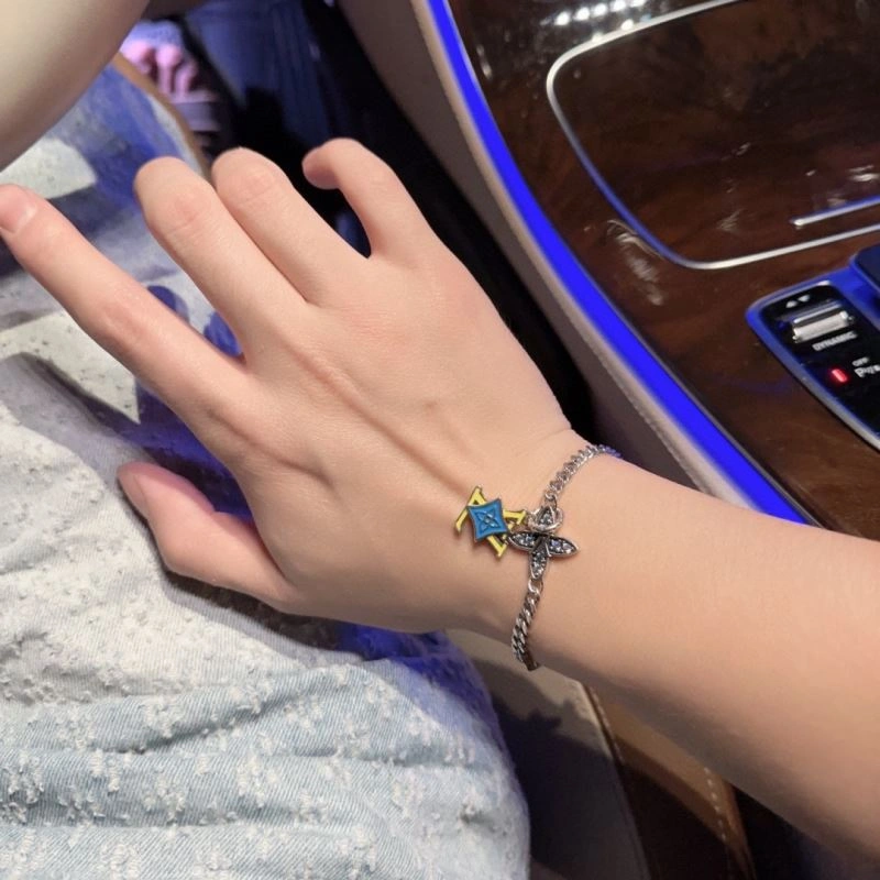 1:1 copy Louis Vuitton Bracelets