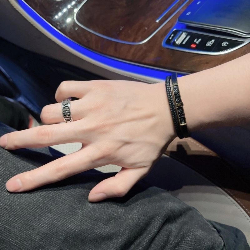 Top match Louis Vuitton Bracelets