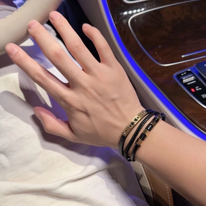 High accuracy Louis Vuitton Bracelets