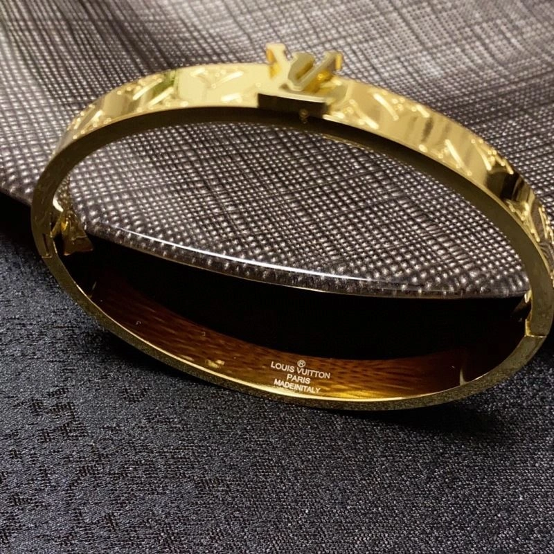 Top mirror Louis Vuitton Bracelets