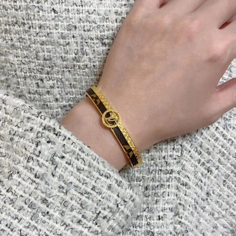 1:1 copy Louis Vuitton Bracelets