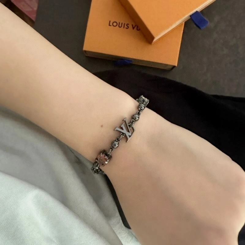 Low-cost Louis Vuitton Bracelets