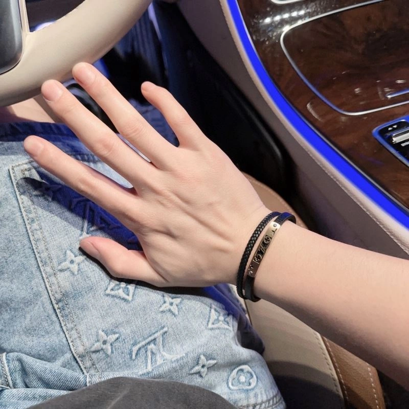 Top match Louis Vuitton Bracelets