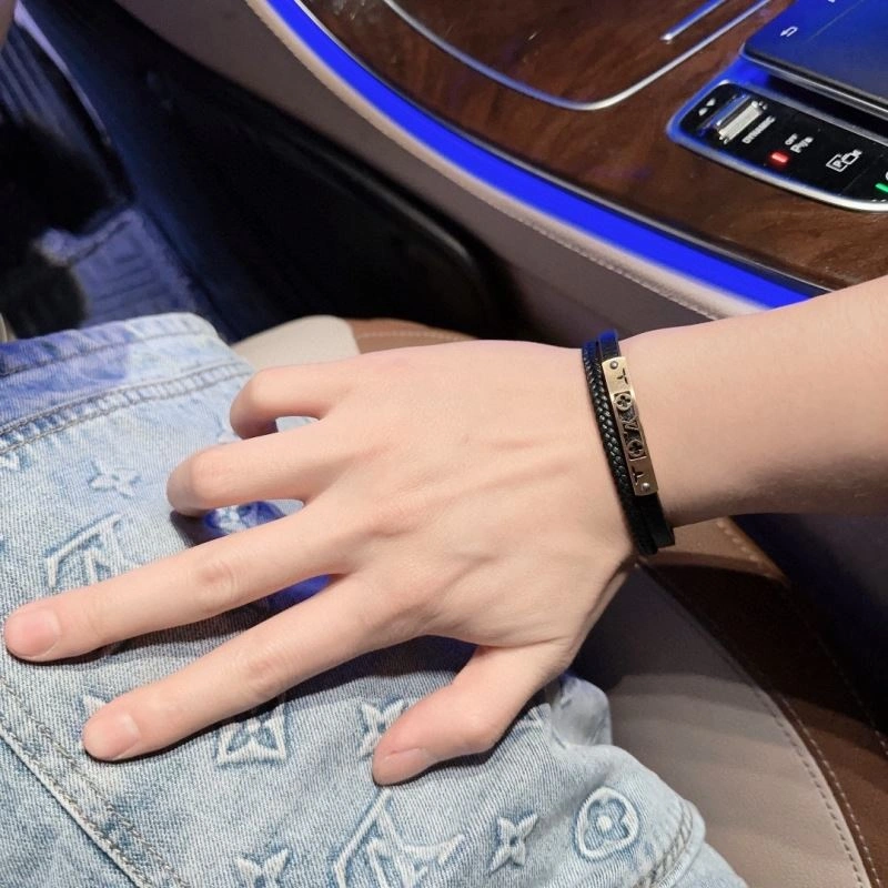 Top match Louis Vuitton Bracelets