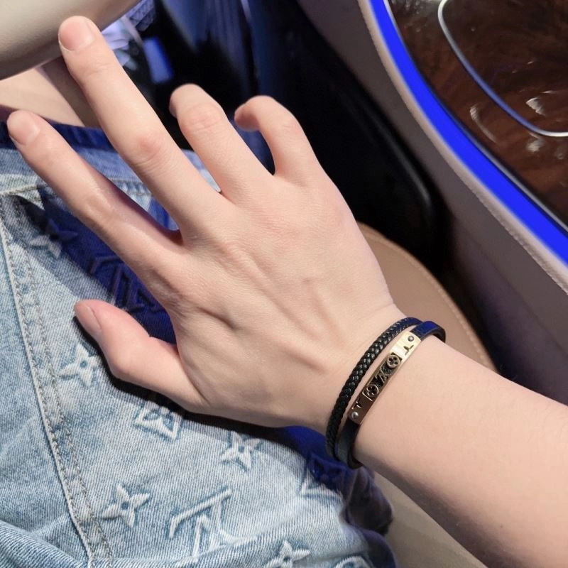 Top match Louis Vuitton Bracelets