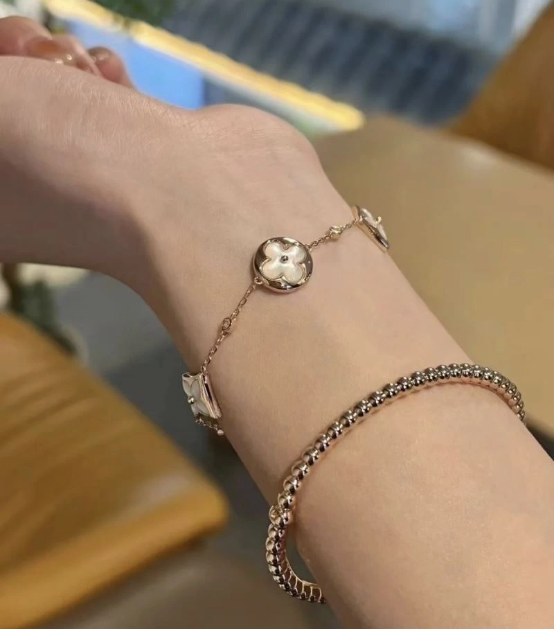 Inexpensive Louis Vuitton Bracelets