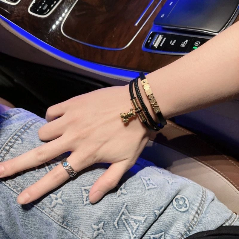 Precise copy Louis Vuitton Bracelets
