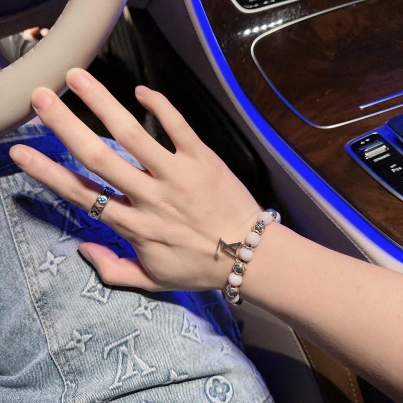 Inexpensive Louis Vuitton Bracelets