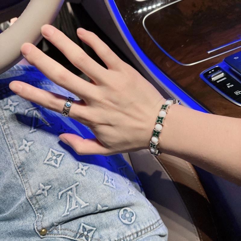 Accurate model Louis Vuitton Bracelets