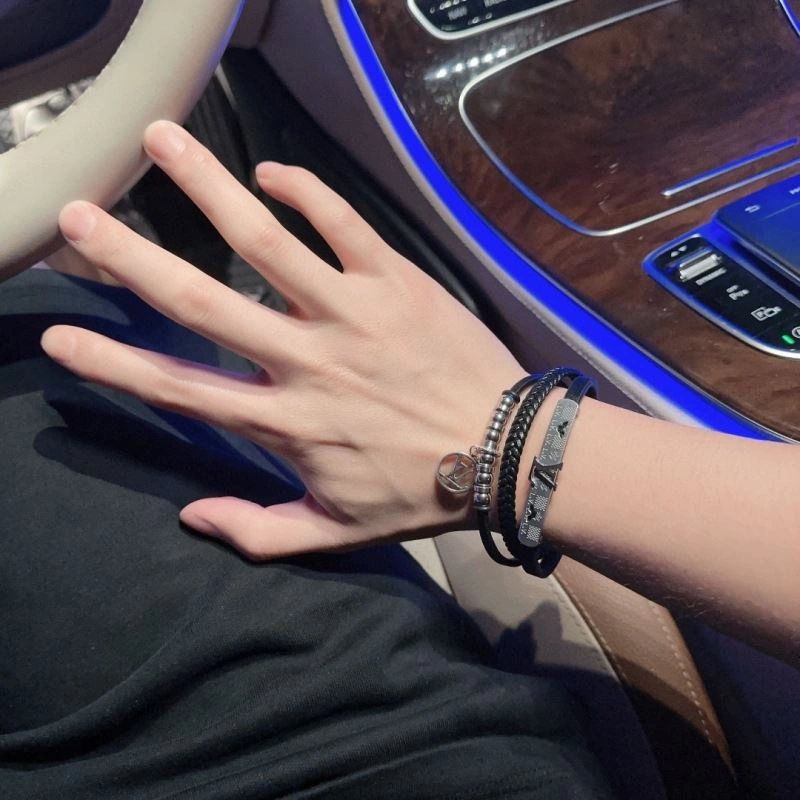 Low-cost Louis Vuitton Bracelets