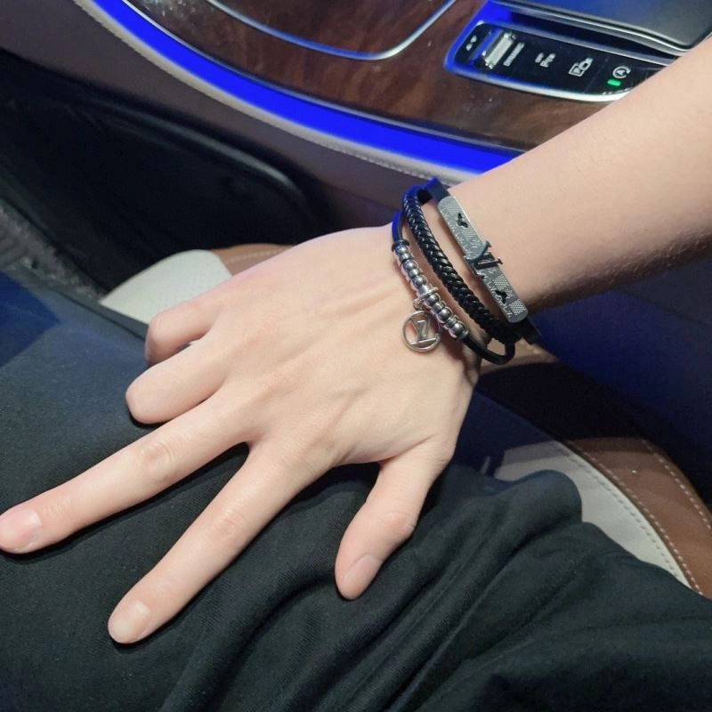 Low-cost Louis Vuitton Bracelets
