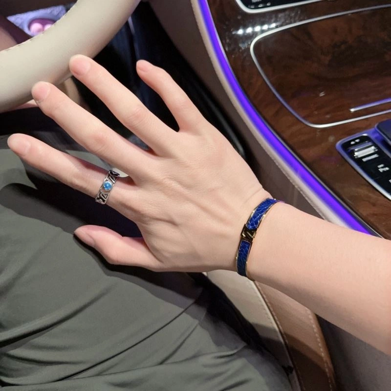 Cut-rate Louis Vuitton Bracelets