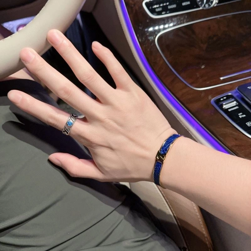 Cut-rate Louis Vuitton Bracelets