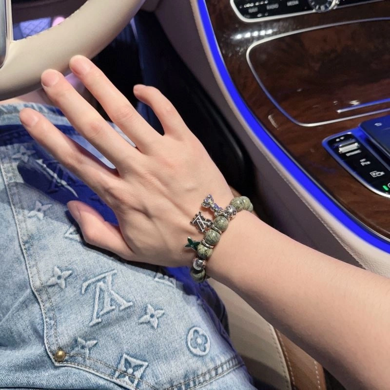 Top mirror Louis Vuitton Bracelets