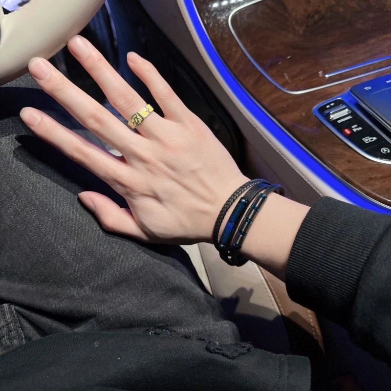 Inexpensive Louis Vuitton Bracelets