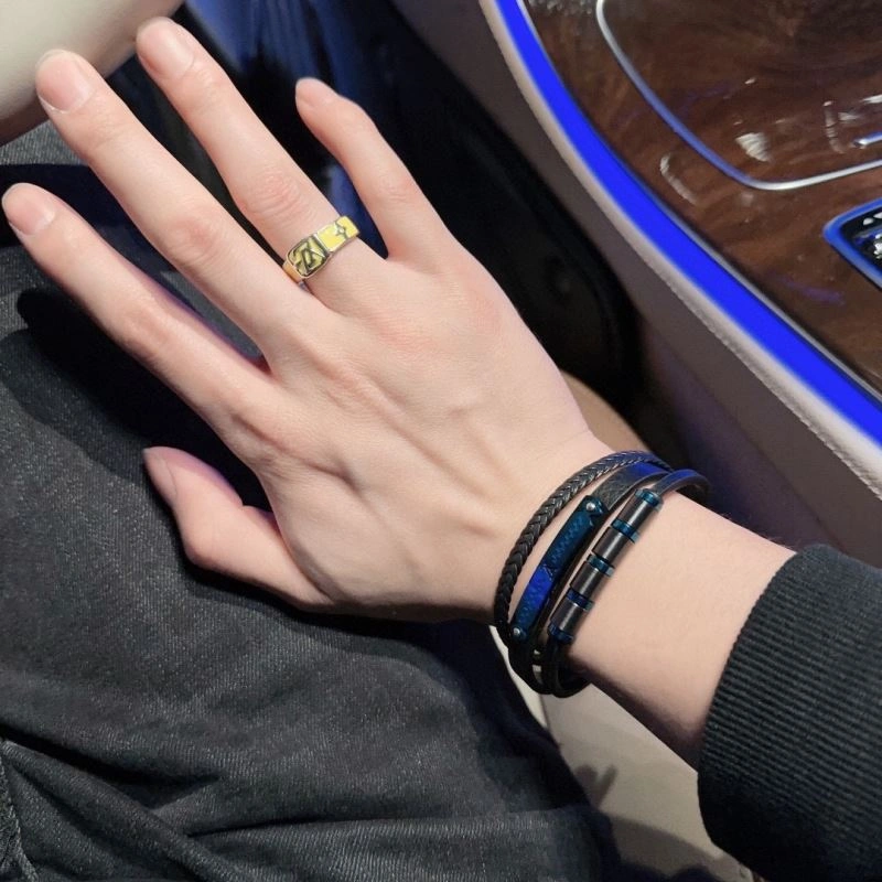 Inexpensive Louis Vuitton Bracelets