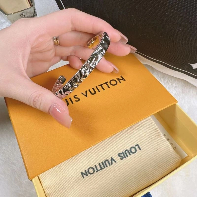 Accurate model Louis Vuitton Bracelets