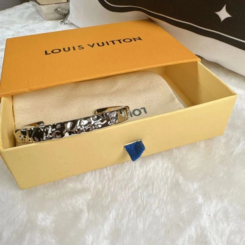Accurate model Louis Vuitton Bracelets