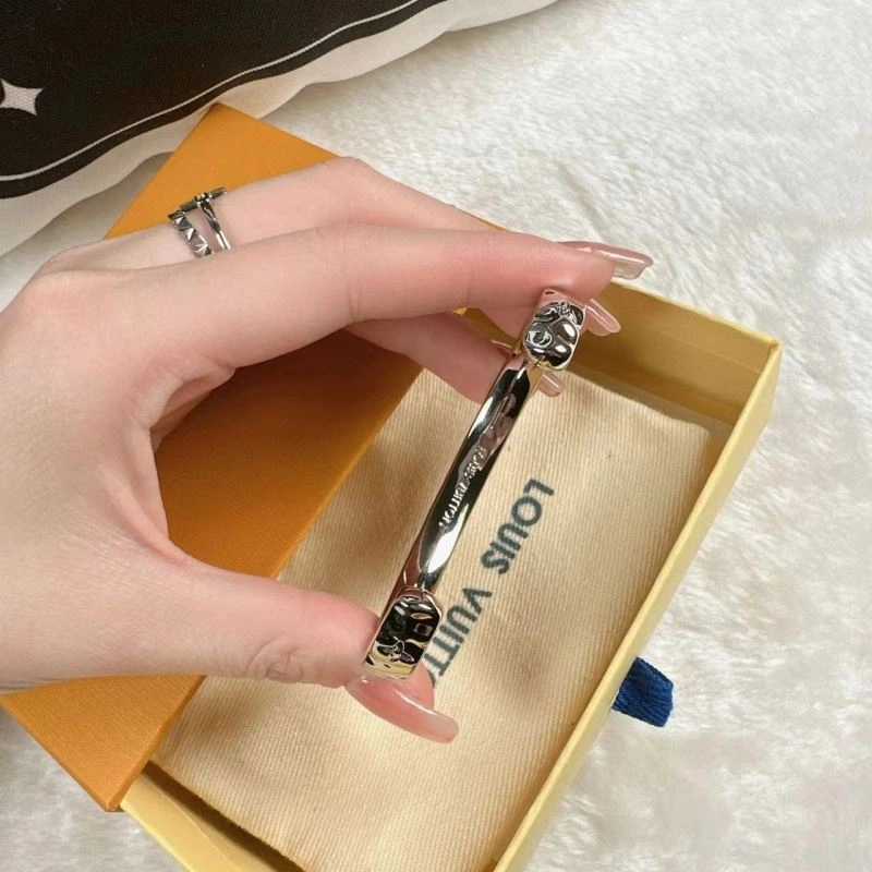 Accurate model Louis Vuitton Bracelets