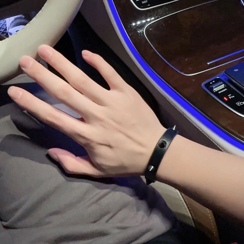 Bargain Louis Vuitton Bracelets