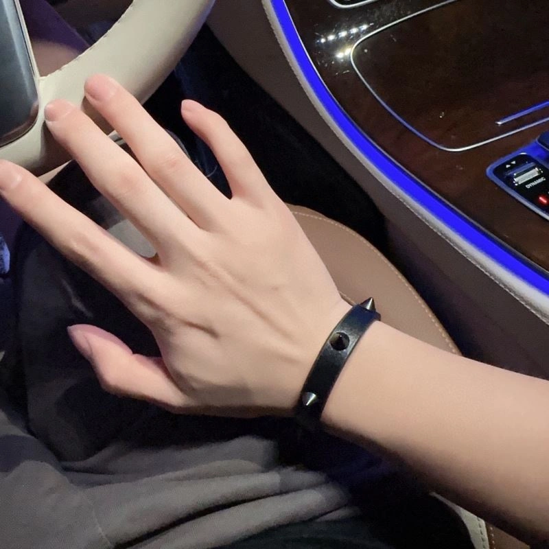 Bargain Louis Vuitton Bracelets