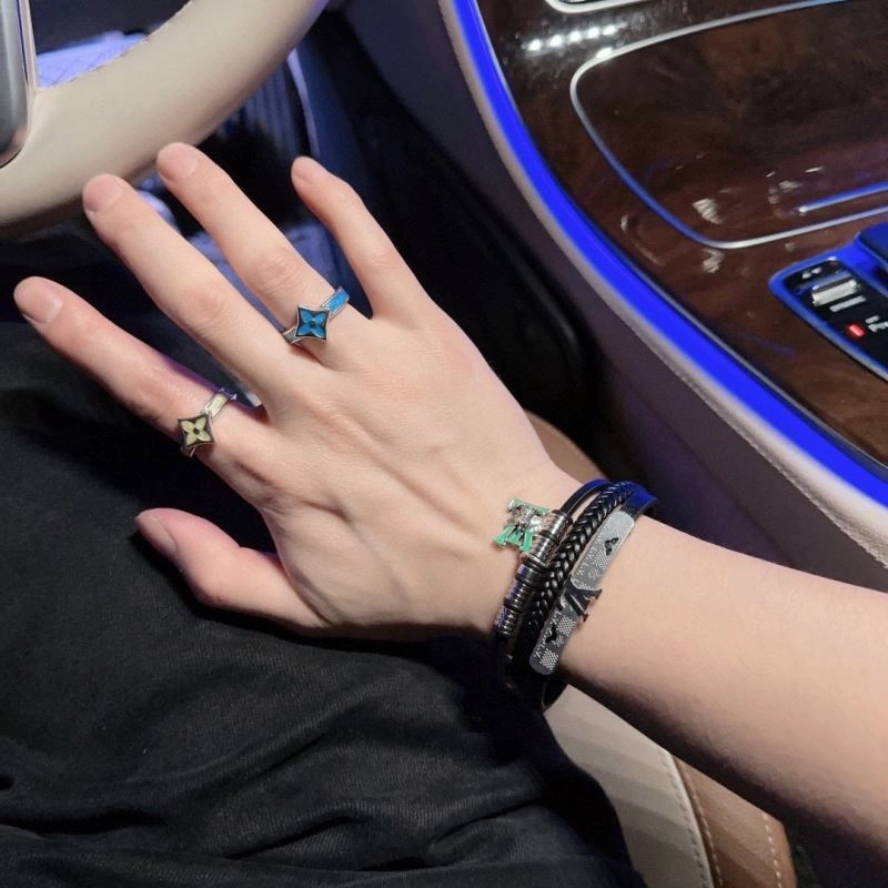 Accurate model Louis Vuitton Bracelets