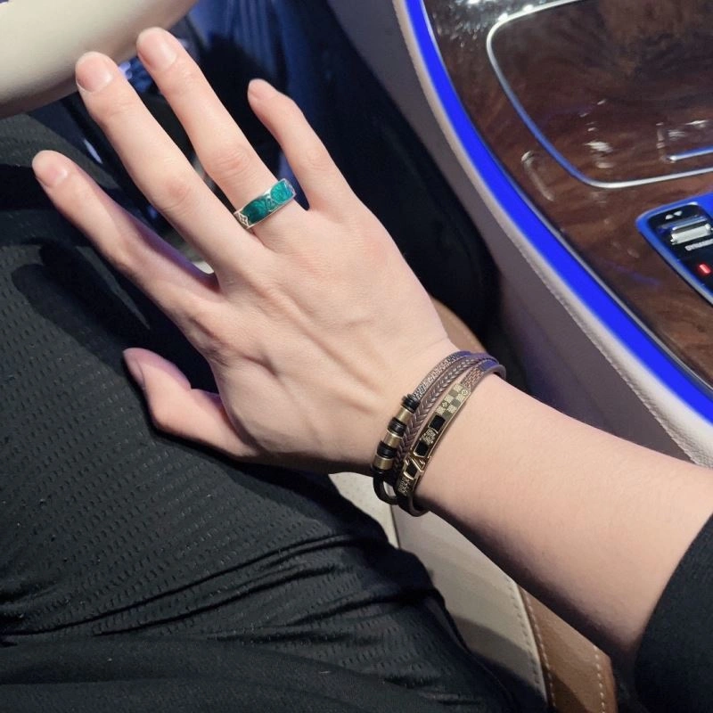 Cut-rate Louis Vuitton Bracelets