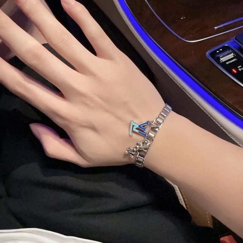 Low-cost Louis Vuitton Bracelets
