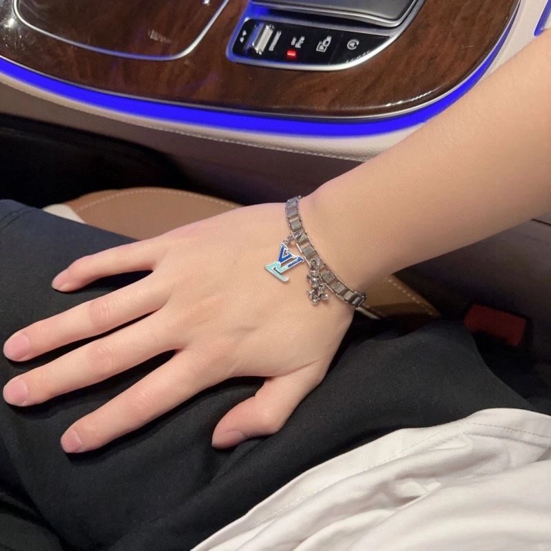 Low-cost Louis Vuitton Bracelets