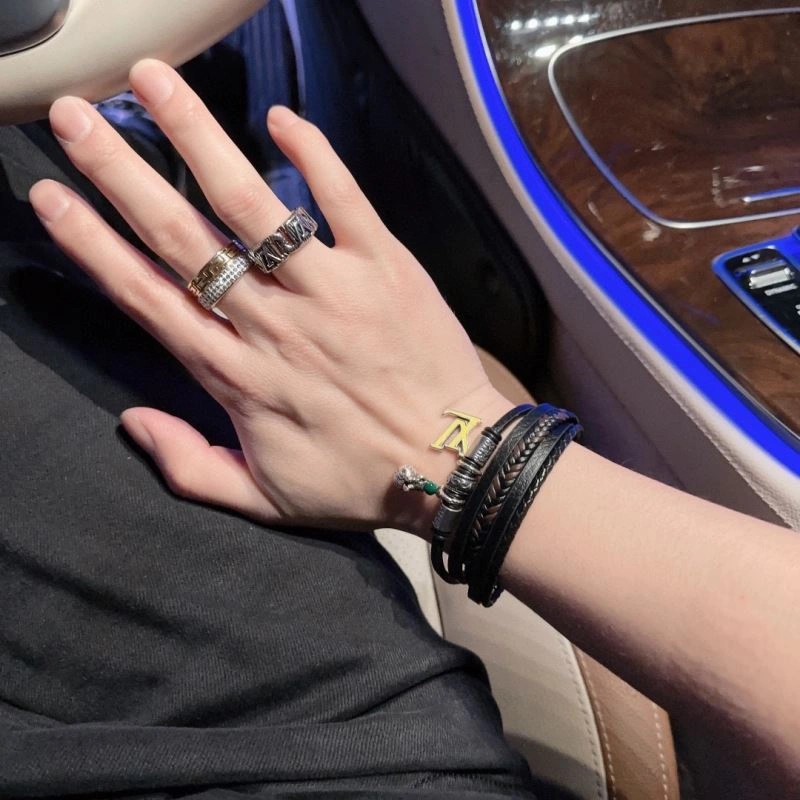Top match Louis Vuitton Bracelets