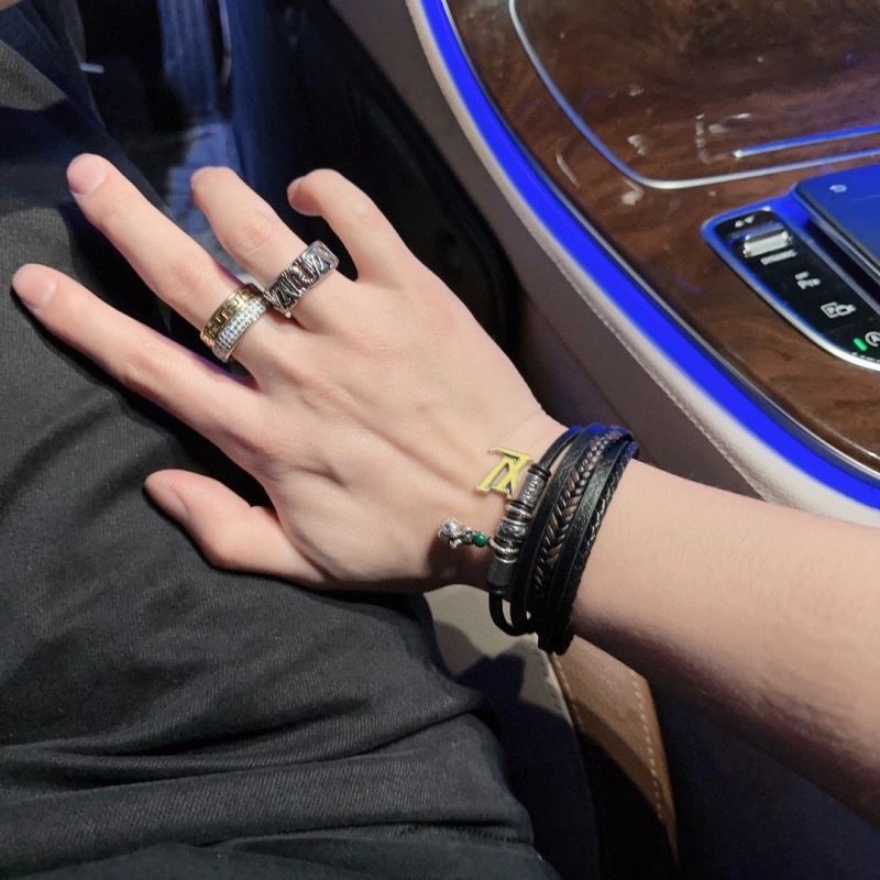 Top match Louis Vuitton Bracelets