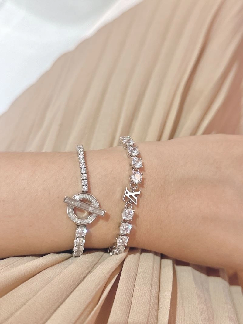 1:1 copy Louis Vuitton Bracelets