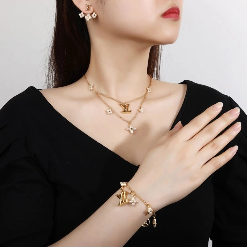 Top match Louis Vuitton Bracelets