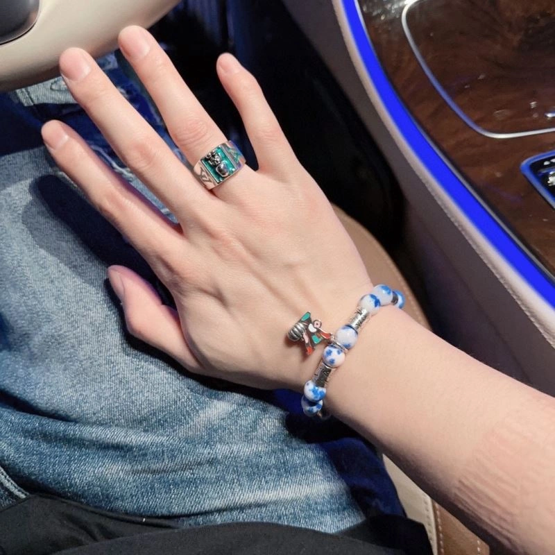 Low-cost Louis Vuitton Bracelets