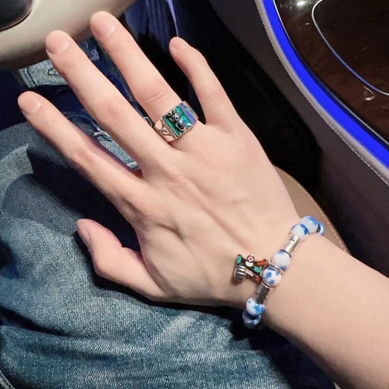 Low-cost Louis Vuitton Bracelets