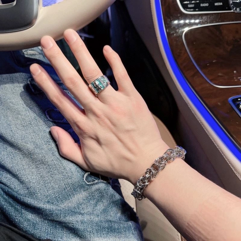 Low-cost Louis Vuitton Bracelets