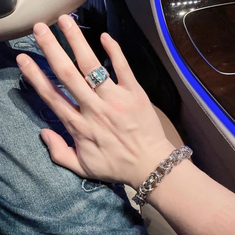 Low-cost Louis Vuitton Bracelets