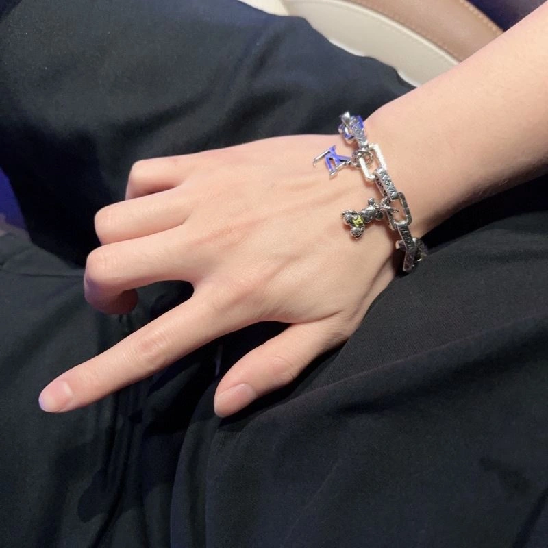 Low-cost Louis Vuitton Bracelets