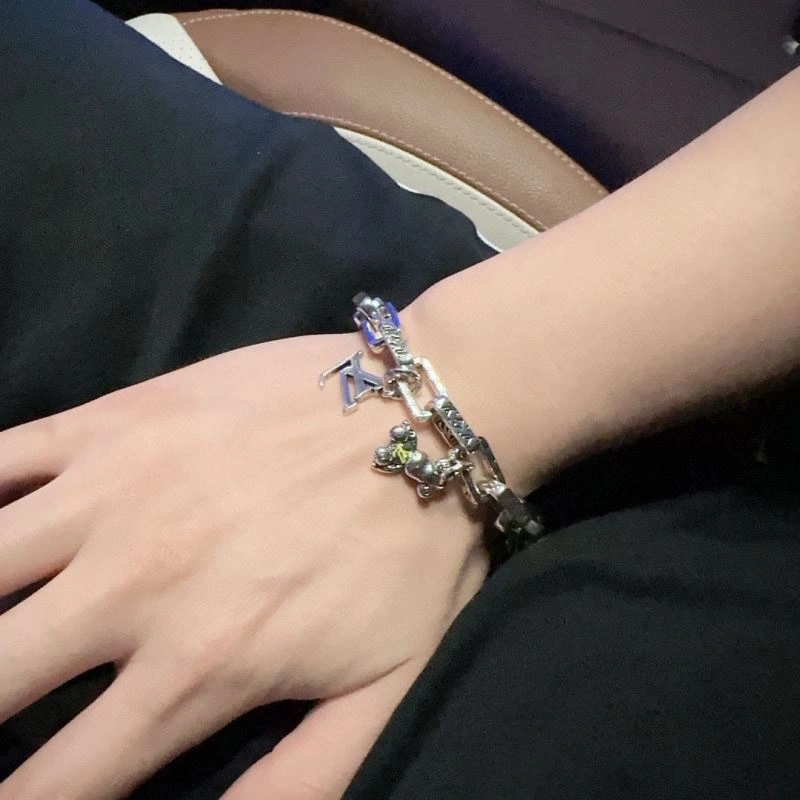 Low-cost Louis Vuitton Bracelets