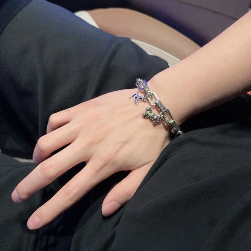 Low-cost Louis Vuitton Bracelets