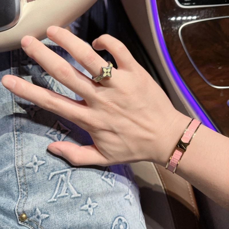 Mirror quality Louis Vuitton Bracelets