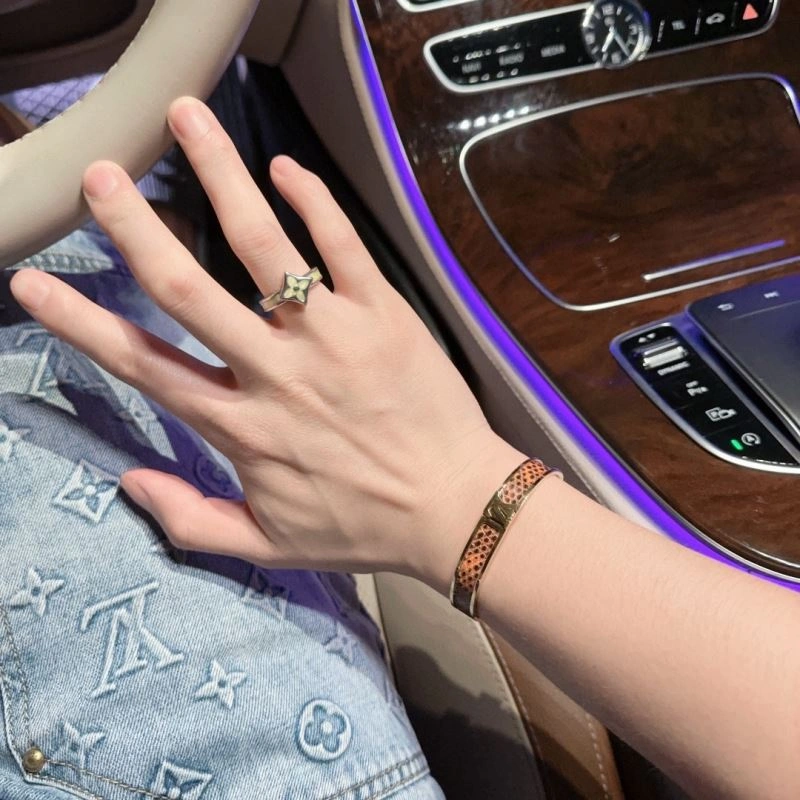 Top match Louis Vuitton Bracelets