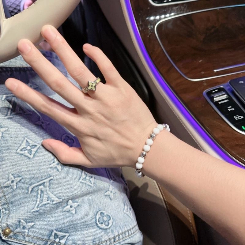 Precise copy Louis Vuitton Bracelets