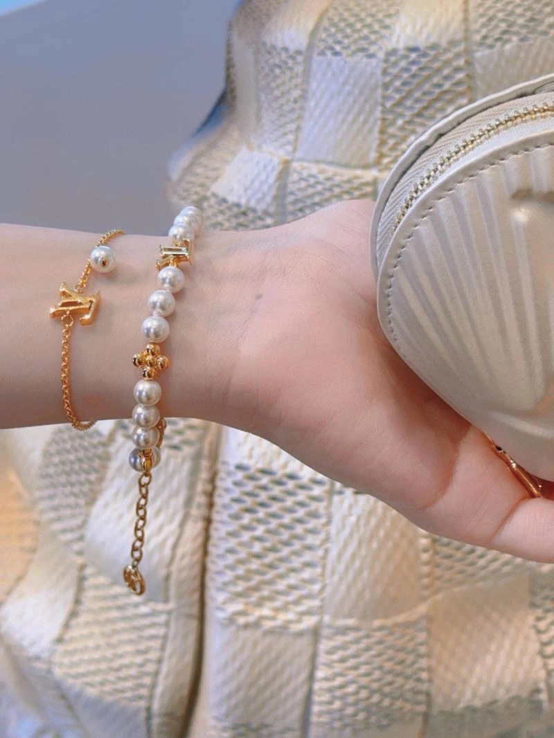 Cut-rate Louis Vuitton Bracelets