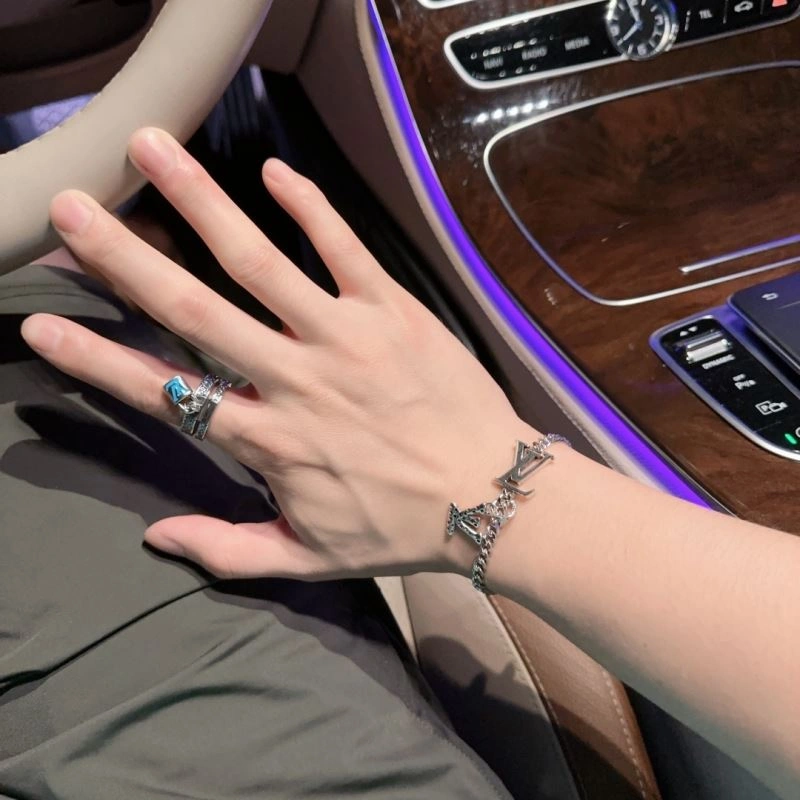 Top mirror Louis Vuitton Bracelets