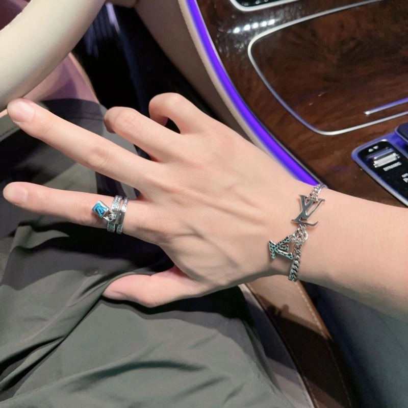 Top mirror Louis Vuitton Bracelets