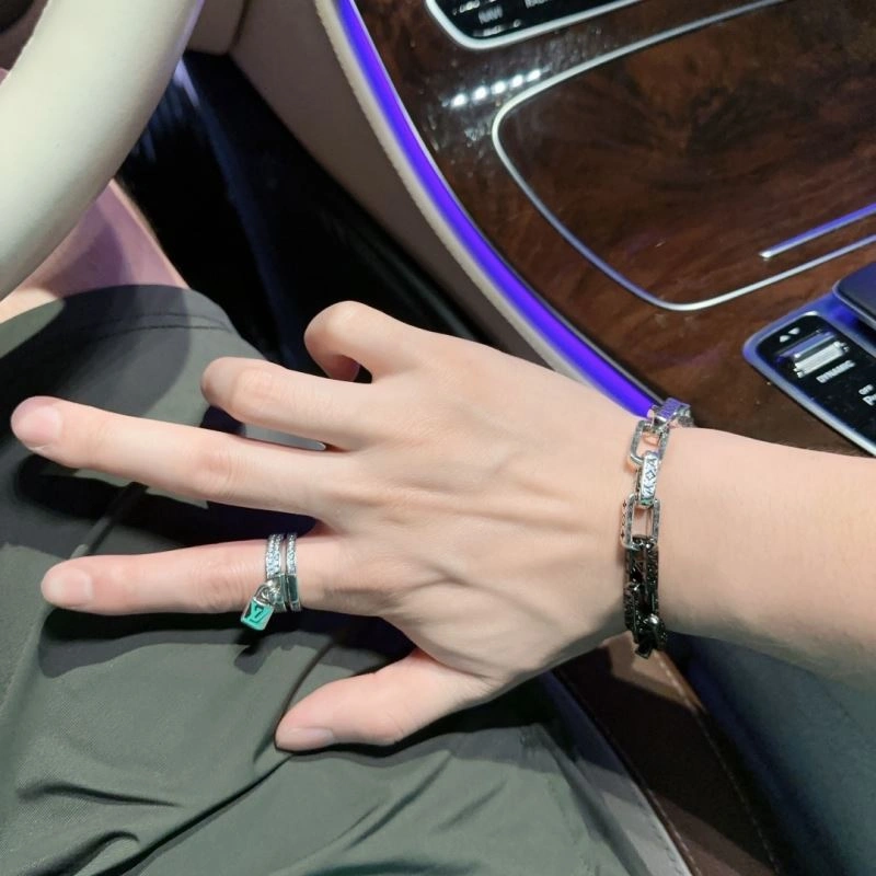 High accuracy Louis Vuitton Bracelets